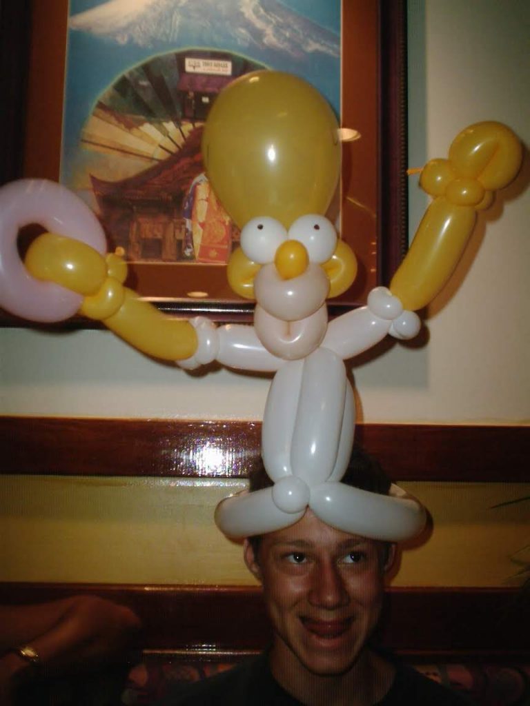 Homer Simpson parody balloon hat. | The Miami Balloon Guy